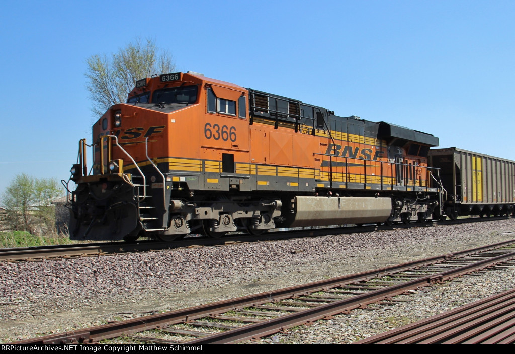 BNSF 6366 - DPU